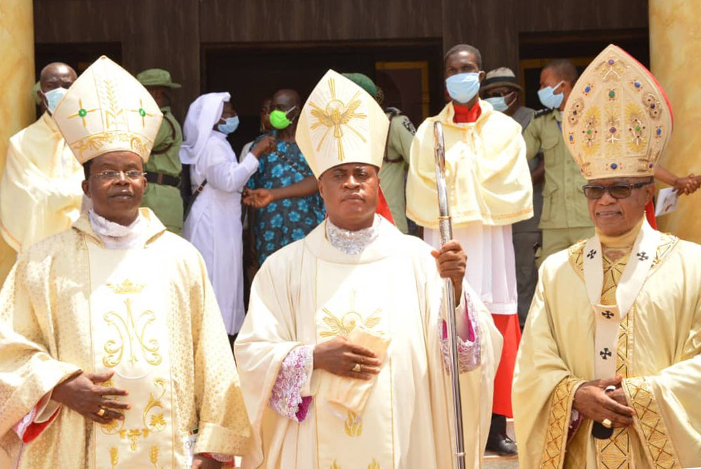 Nigerian bishop, rejected by former diocese, installed at new diocese ...